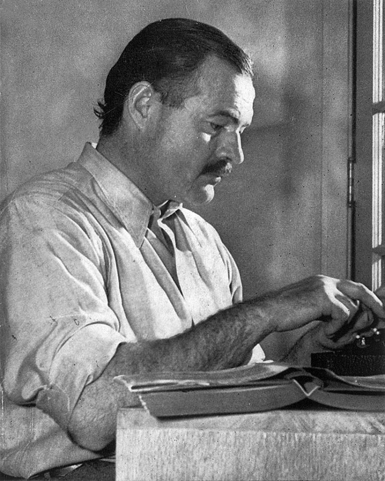 The 9 Best Hemingway Books Anyone Should Read - RehnWriter